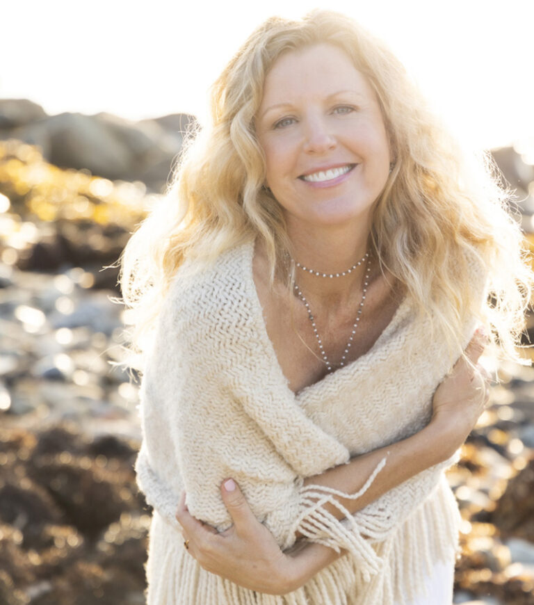 Contact - Tara Elise Thomas